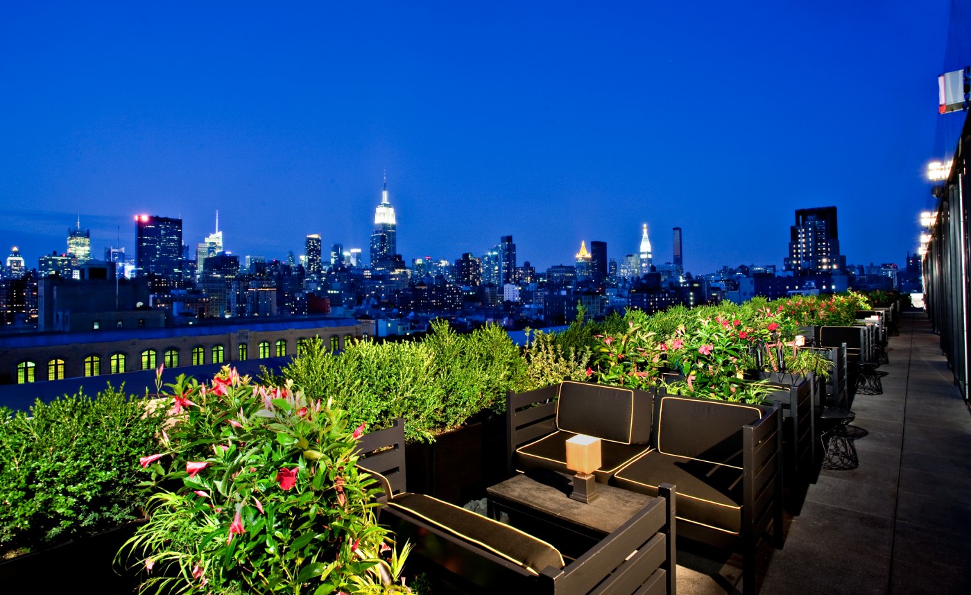Best Rooftop Bars in NYC - Best views of the city & rooftop drinking in NYC
